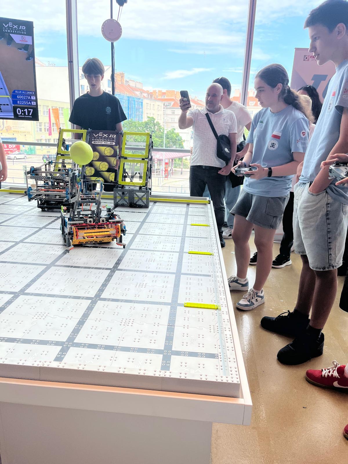 Úspěch družstva RoboPoint na VEX IQ ROBOTICS Competition 2025 ...